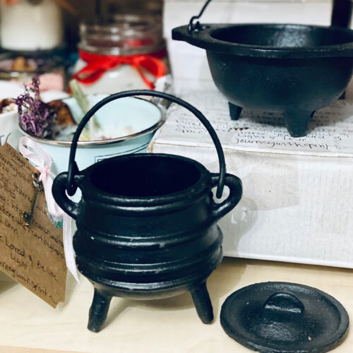 CAST IRON MINIATURE POTJIE POT 0.05L 3-LEG BLACK
